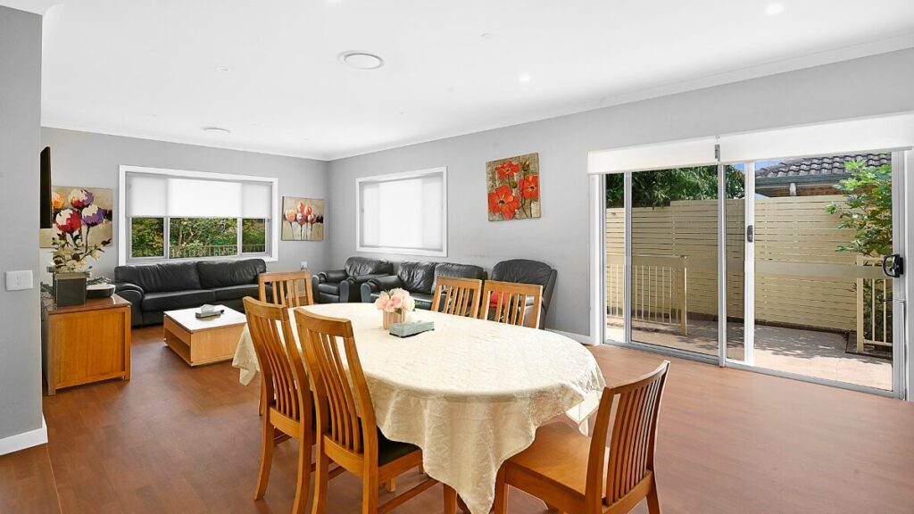 auburn-pi-42-dining-lounge-area - Northcott